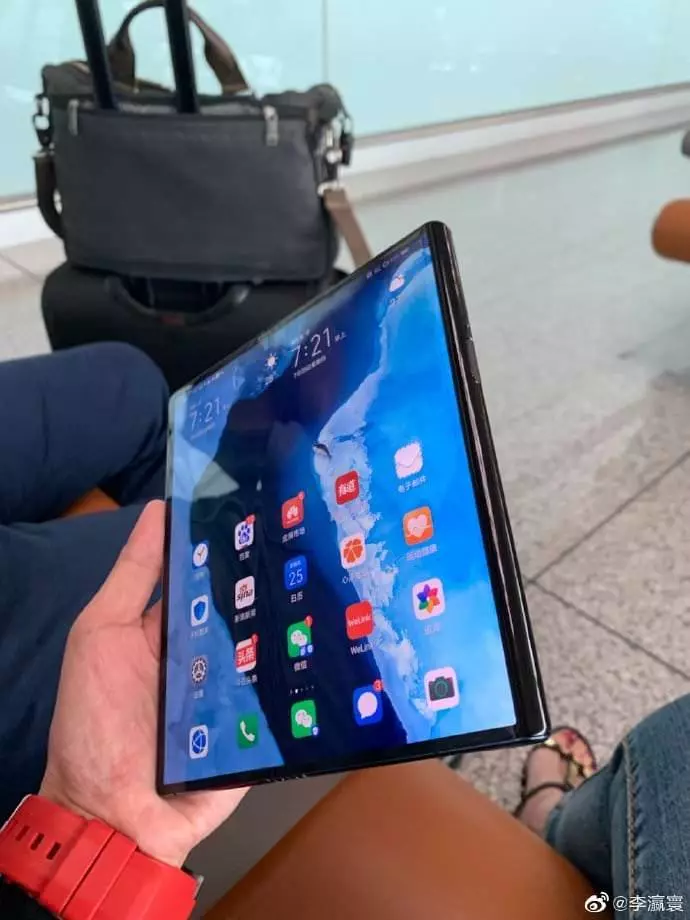 Huawei Mate X, el mejor teléfono inteligente plegable del mundo, ha cambiado mucho hasta el inicio de las ventas. 28836_4