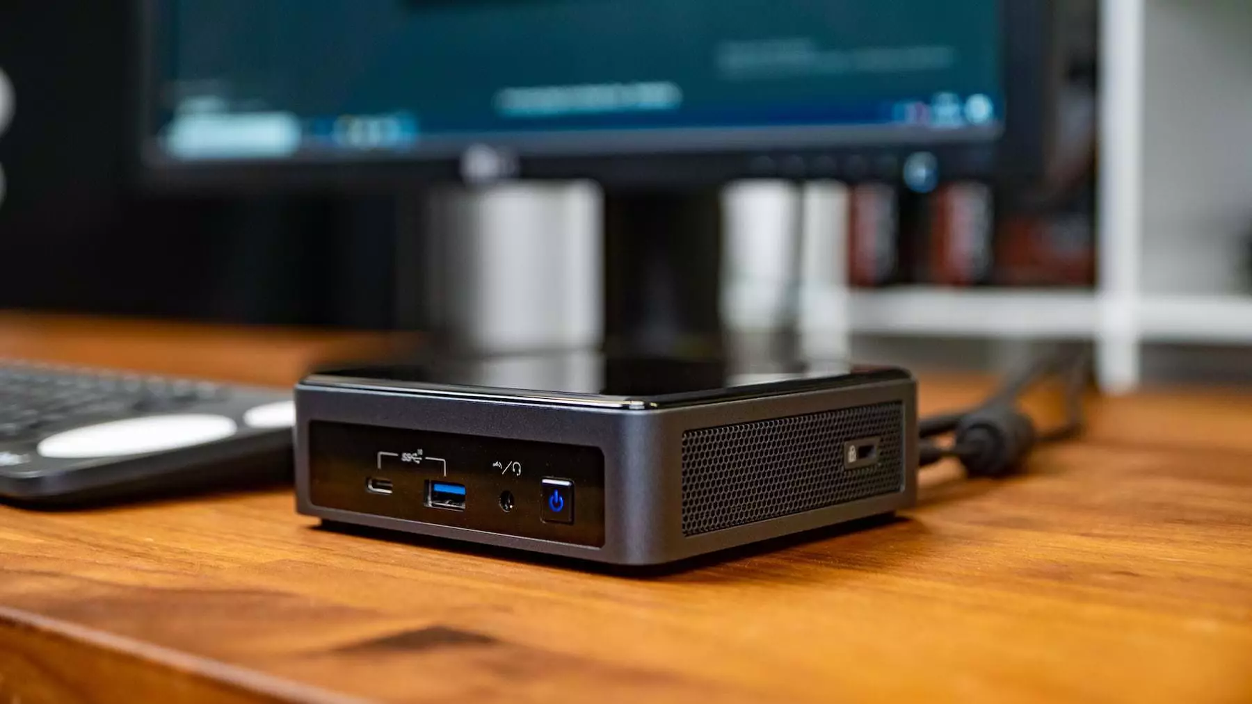 Võimas mini-arvuti Intel Nuc Frost Canyon vabastatakse, mis pannakse taskusse 28860_3