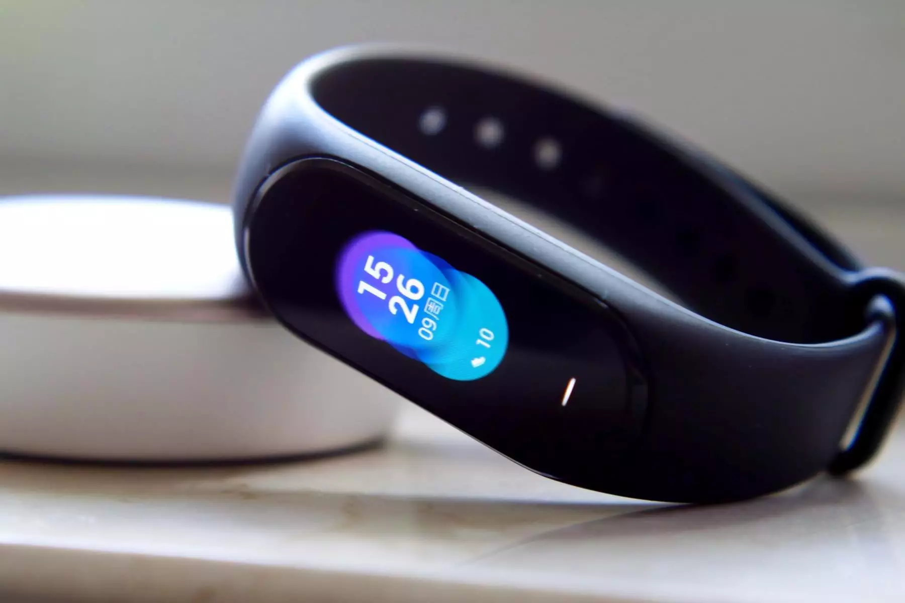 Kipengele kikuu cha Xiaomi Mi Band 4 kilishangaa sana na wanunuzi wote 29004_2