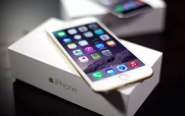 iPhone 6 እና ሩሲያ VK መተግበሪያዎች