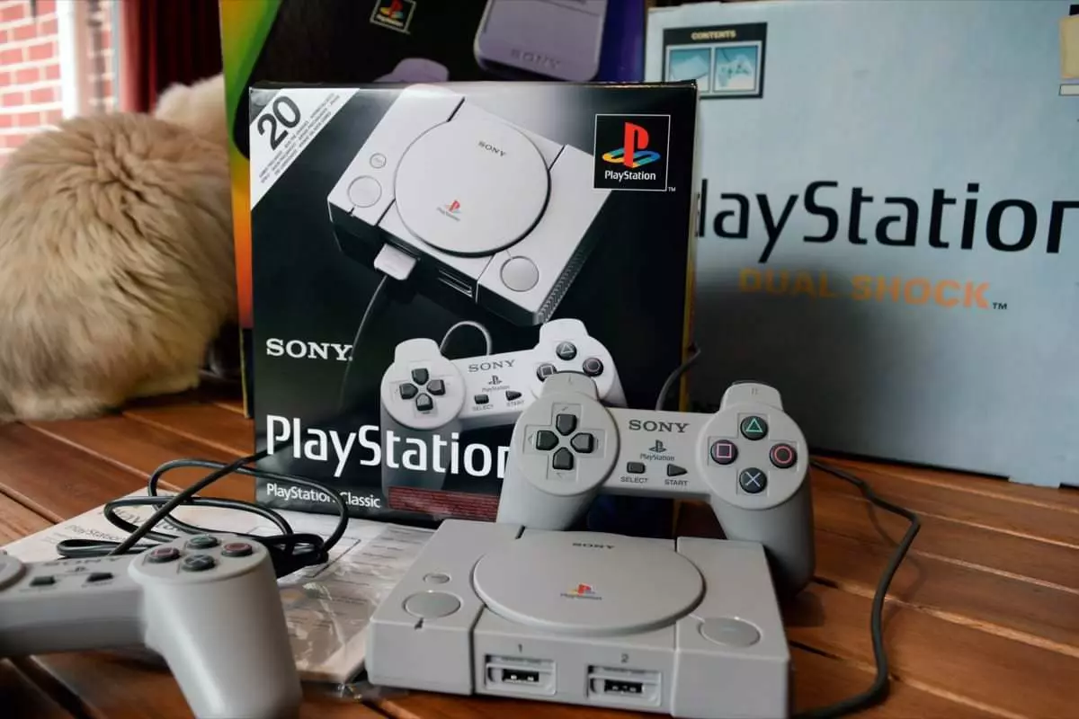 La nueva consola de Sony PlayStation aplastada en precio a 2,990 rublos 29087_2