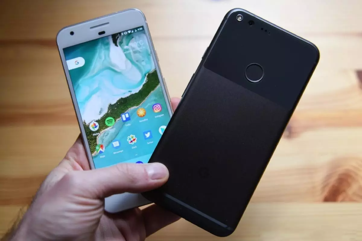 Charakterystyka techniczna Smartphone Smartphone Smartphone Google Pixel 2 XL, ale niepoprawnie