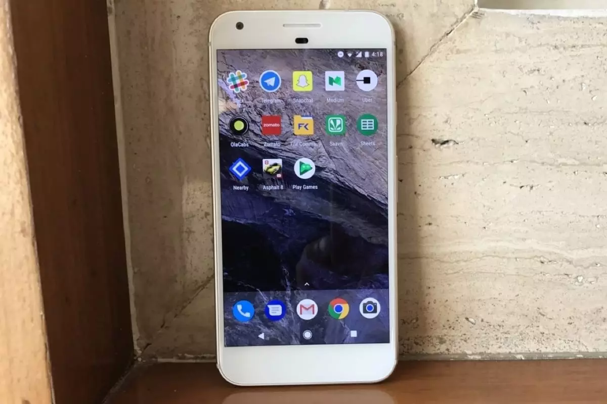 מאפיינים טכניים של Google Pixel 2 XL Smartphone הפתעה, אבל באופן שגוי 2914_1