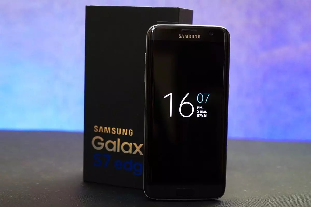 Samsung Galaxy S7 смартфон в продажба продаде Зимни при рекордно ниска цена