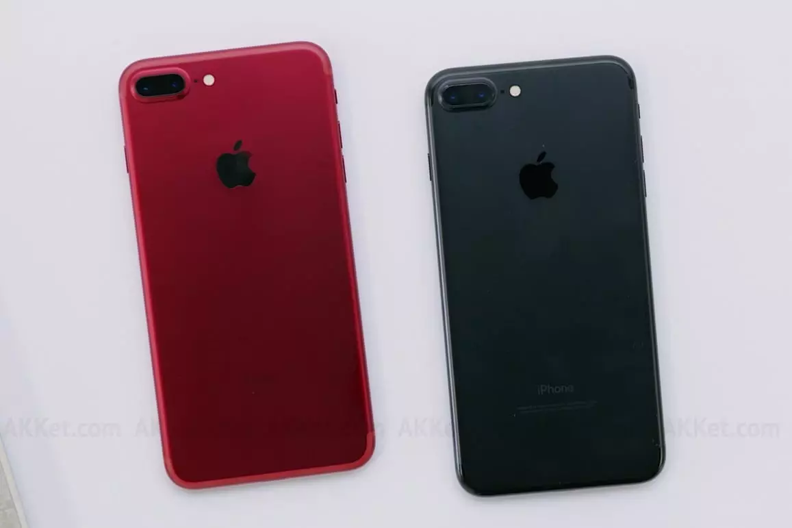 Apple iPhone 7 Plus (PRODUCT) RED Red unboxing 6