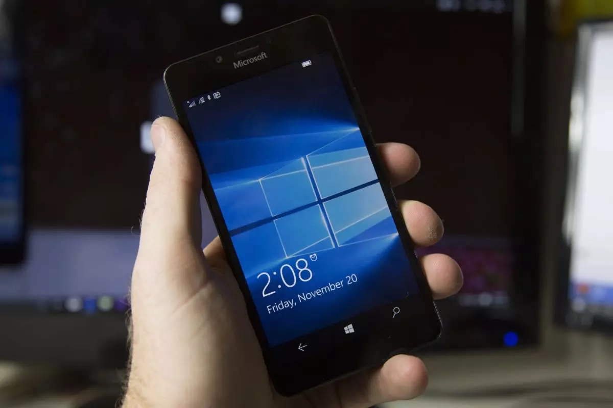 Microsoft lêçûna Smartphone Flagshop Lumia 950 ji ber daxwaziya pir zêde