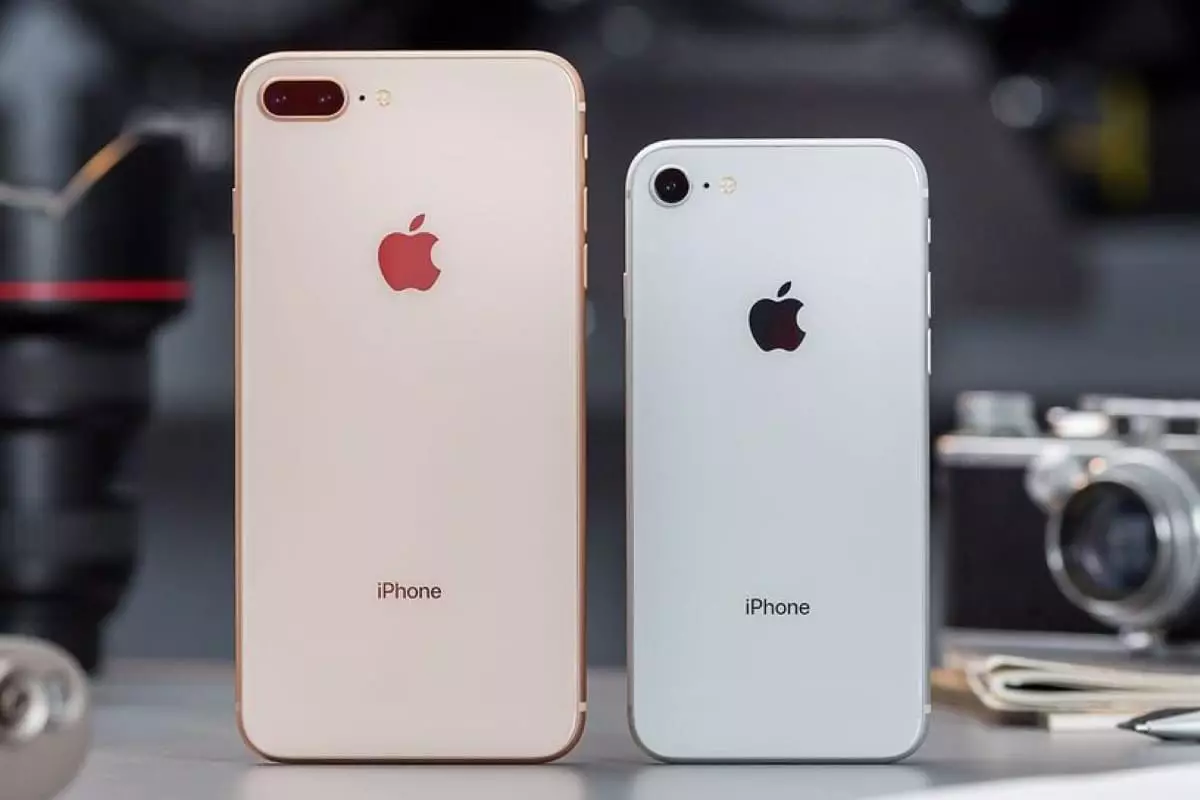 Хіт року: iPhone SE 2 надходить у продаж 30126_2