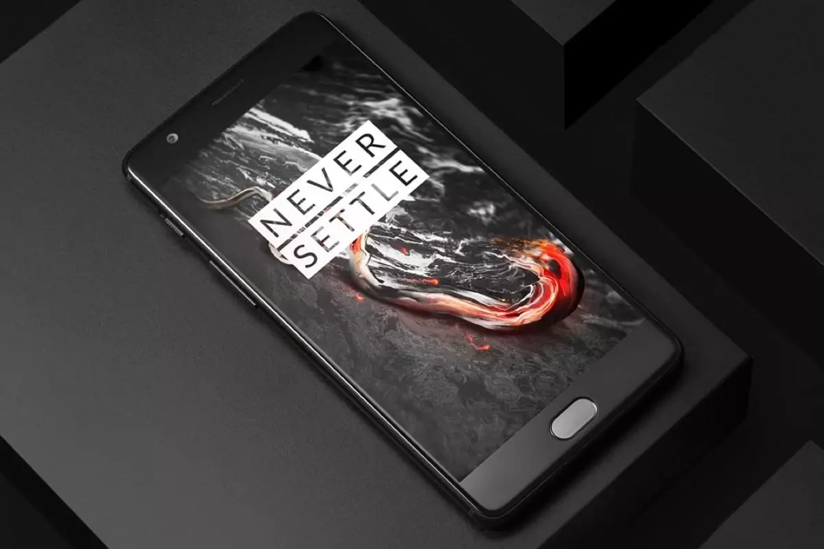 Smartphone Oneplus 3T i farge Midnight Black presenteres offisielt