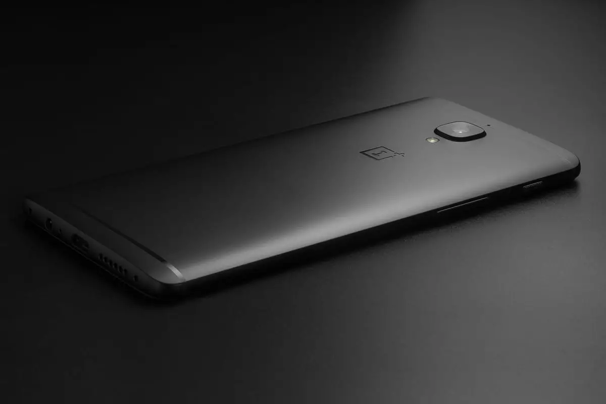 Oneplus 3T Rusija ponoćna crna 1