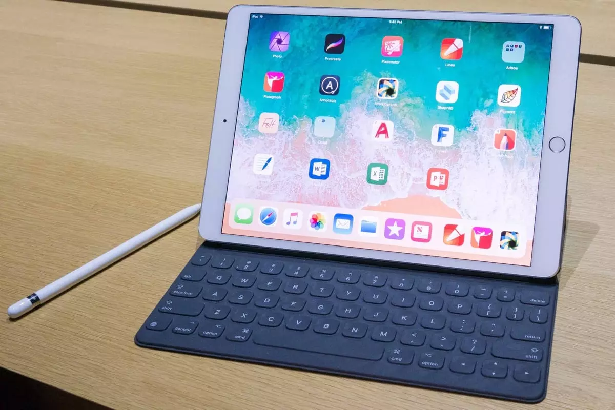 "Maaaring palitan ng bagong iPad Pro ang computer" - Talaga bang?