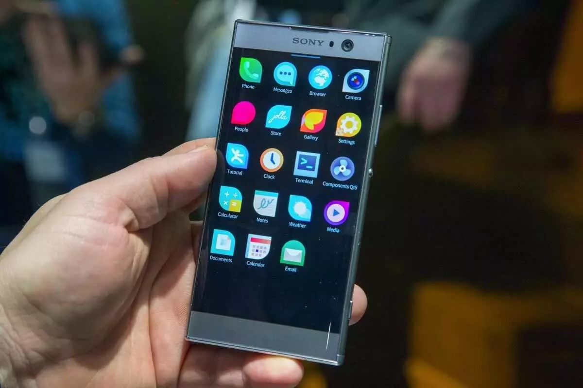 Huawei rilaxxati smartphones fuq l-OS Russu 