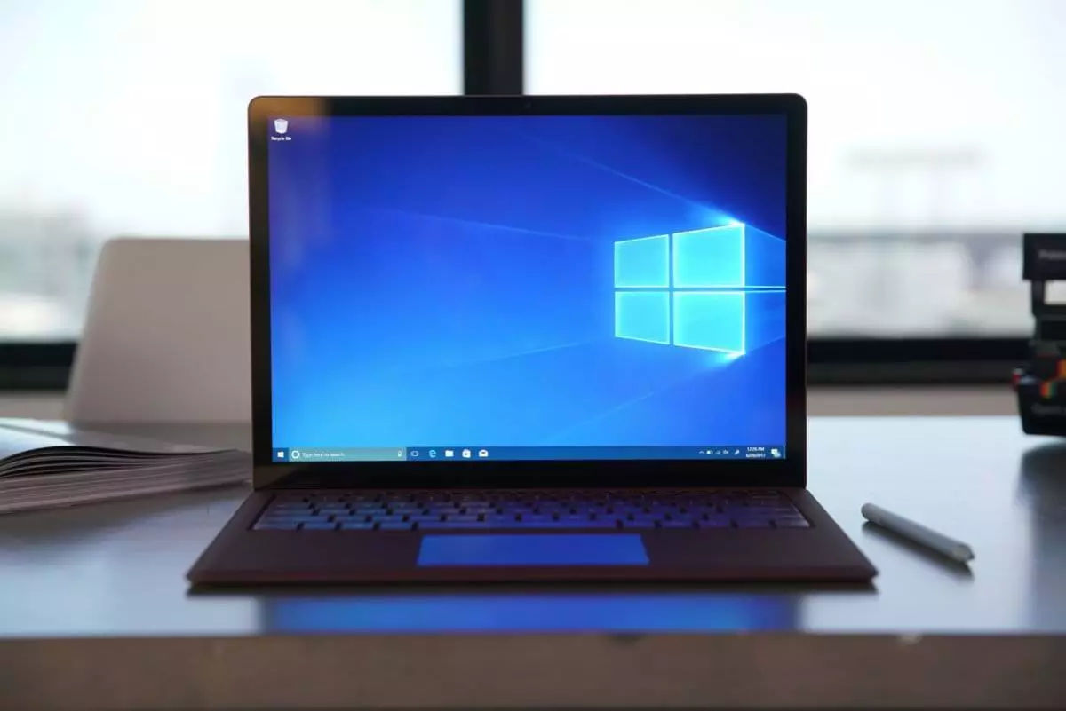 Déi nei OS Wierker dräimol méi séier Windows 10 30350_2