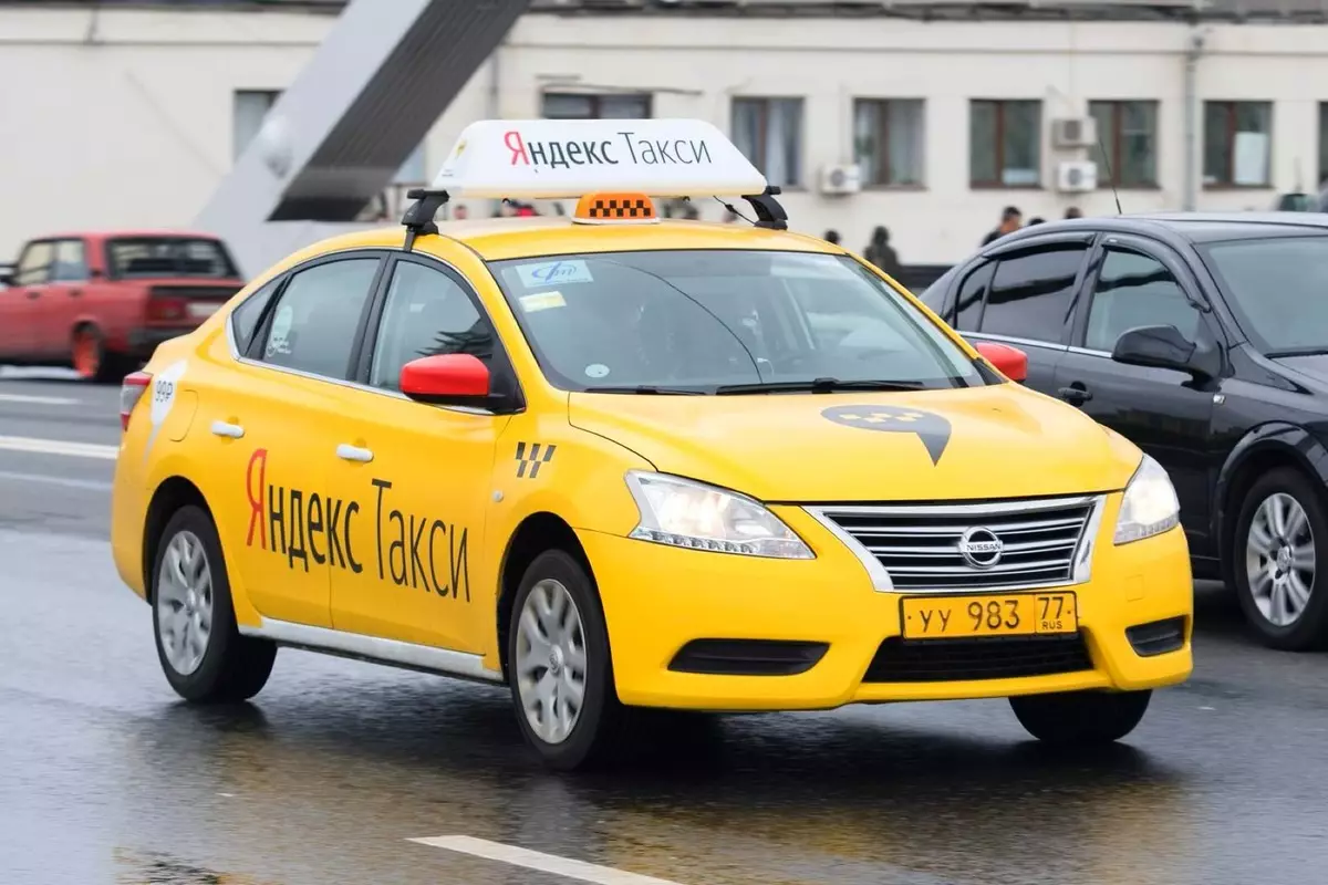 מאַכן טריפּס צו Yandex.Taxi איצט איר קענען איצט פֿאַר 1 רובל. מיר זאָגן ווי 30465_1