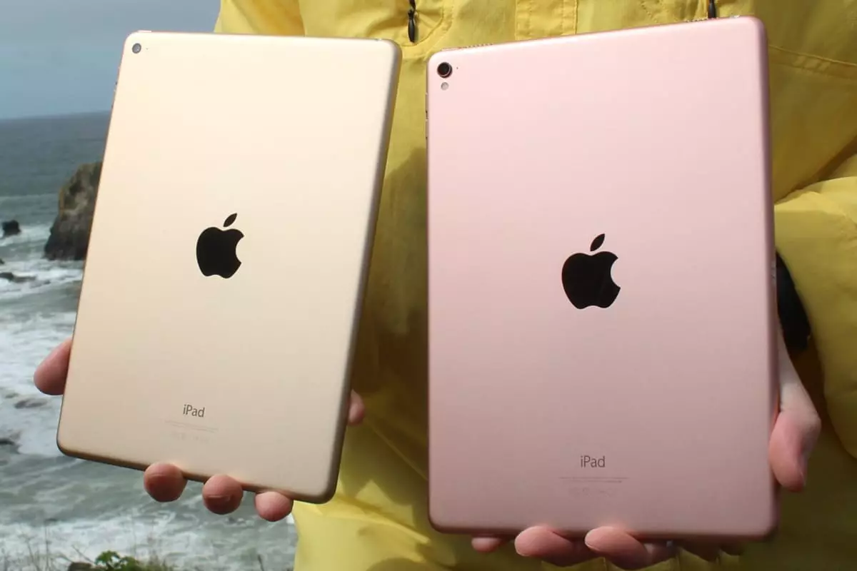 Apple mwangozi "kuphatikiza" zambiri za IPad yatsopanoyi ndi screen ya 10,5-inchi