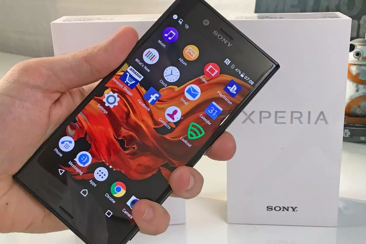 Ra "Apani" Ifọwọkan - Sony Xperia X Compact ti di ṣeeṣe fun $ 449