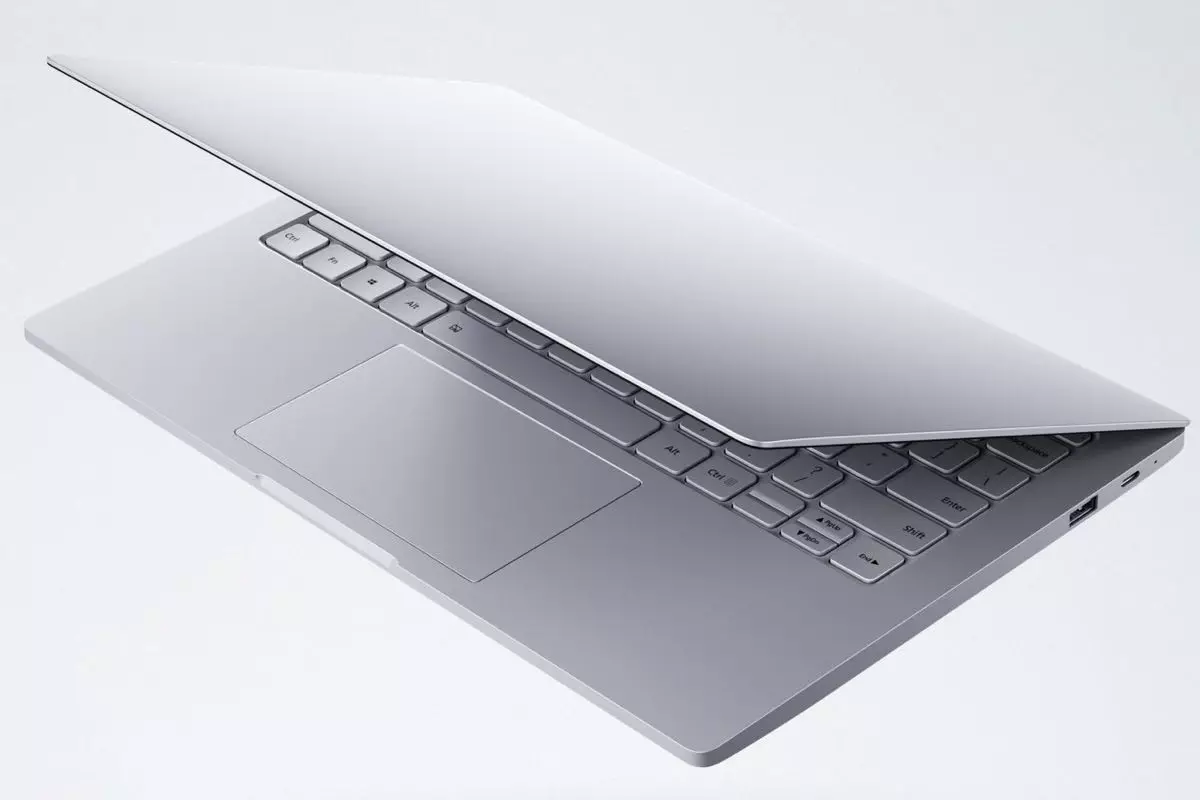 Laptop Xiaomi MI Noverybook Air 4g jẹ aṣoju ni ijọba