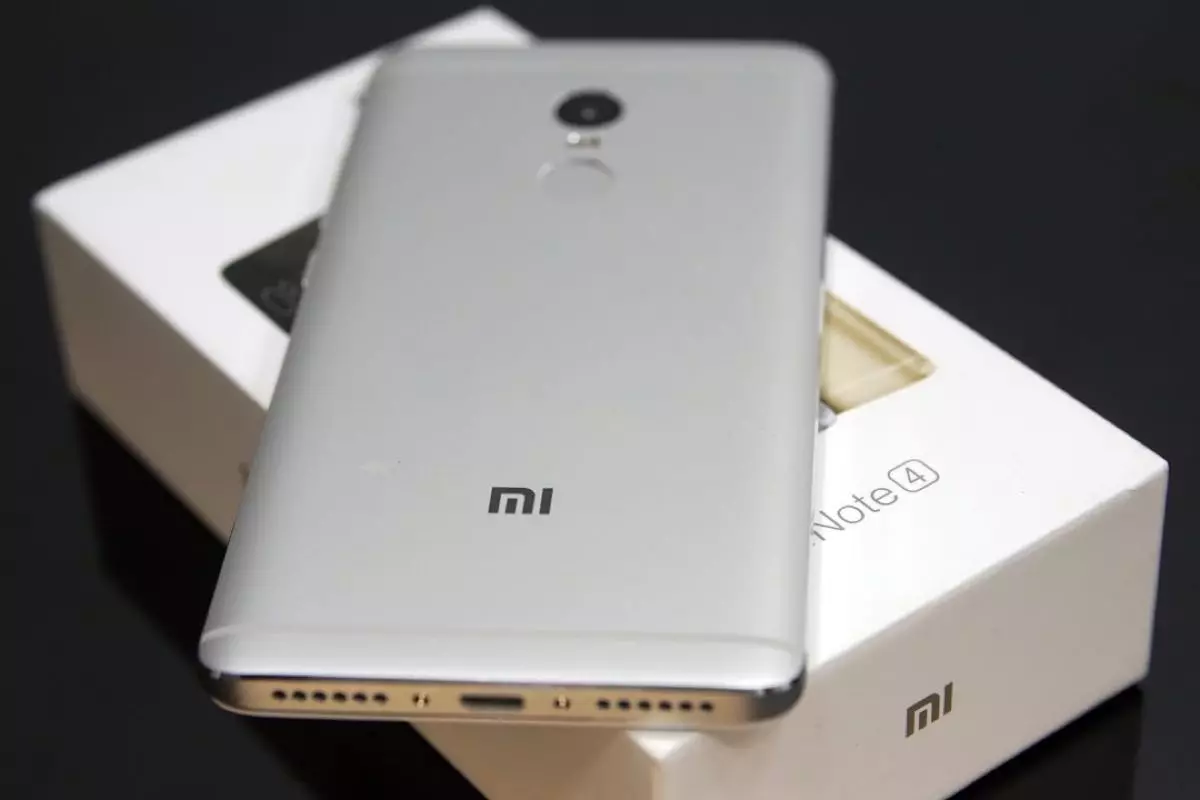 Plizyè koulè nouvo nan smartphone Xiaomi Redmi Remak 4