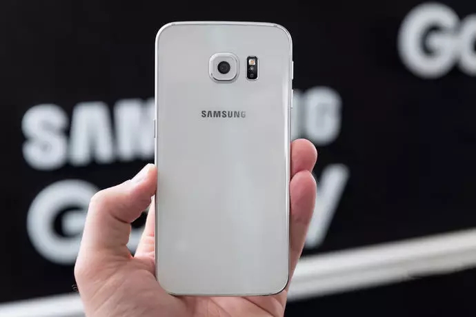 Galaxy S6 Evertaf سامسۇڭ Ever Rail سامسۇڭ Uner ساتى سامسۇڭنى تەمىنلەيدۇ