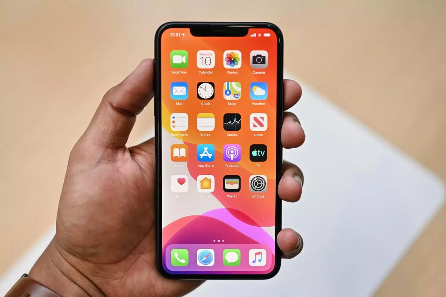 ئالما iPhone 8 بىلەن 2 چوڭلۇق SE 2 چوڭلۇقىدا قويۇپ بەردى, ئەمما يۈزتۇر كىملىك ​​سايىلىغۇچ 31682_1