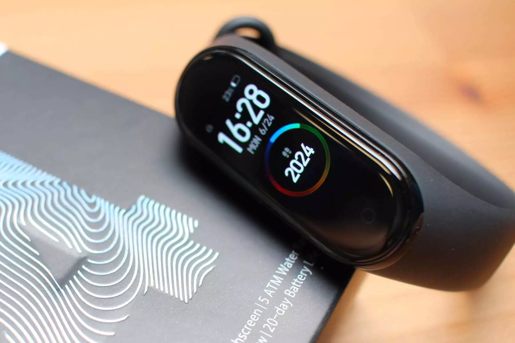 Xiaomi mi Band 4 ikkollassati b'mod kritiku fil-prezz 31789_1