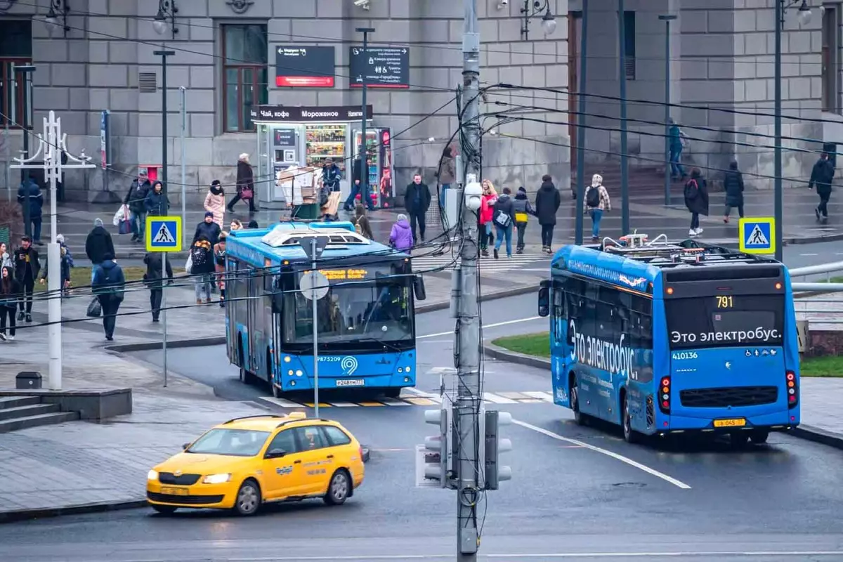 Sberbank a permis aux propriétaires de toutes les cartes bancaires gratuitement à rouler dans des transports urbains 31905_2