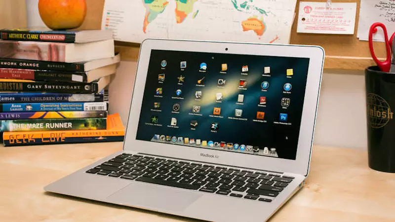 I-MacBook Air 11 2014 Russian Retina Ukubuyekezwa kwe-USA Thenga