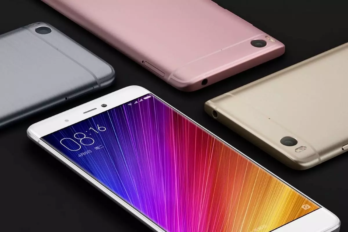 ついに！ロシアのトップXiaomi Mi 5Sの費用は州の従業員に落ちた