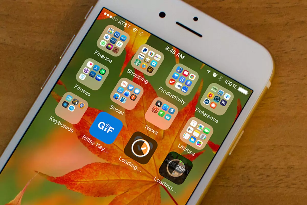 Apple is working to troubleshoot problems in ICloud, App Store and iTunes