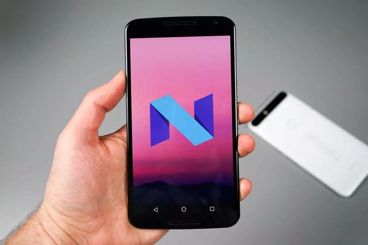 Google het die naam van die presiese tydsberekening van die bedryfstelsel Android OS 7.1 Nougat vir Nexus toestelle