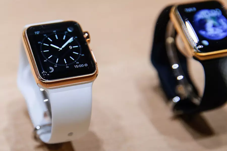 Le 10% Američanov razmišlja nakup prve generacije Apple Watch