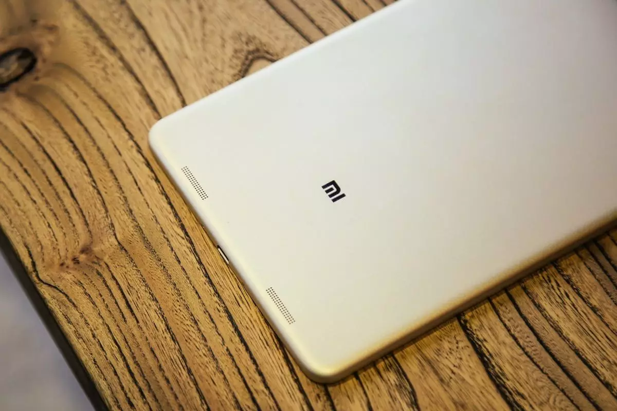 Tablet Xiaomi MIPAD 3, "Killer" iPad Mini 4, padel v ceni v Rusiji za rekordno raven