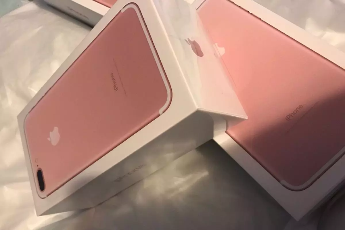 A Russland, de Mangel u iphone 7 plus gëtt ëmmer nach an all Ännerung an der Faarf erhale gelooss