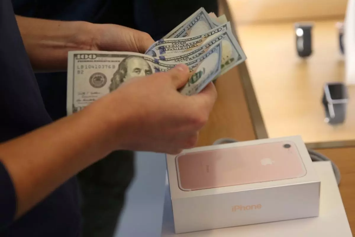 Achte absoliman nouvo iPhone 7 kapab kounye a gen mwens pase 38,900 rubles