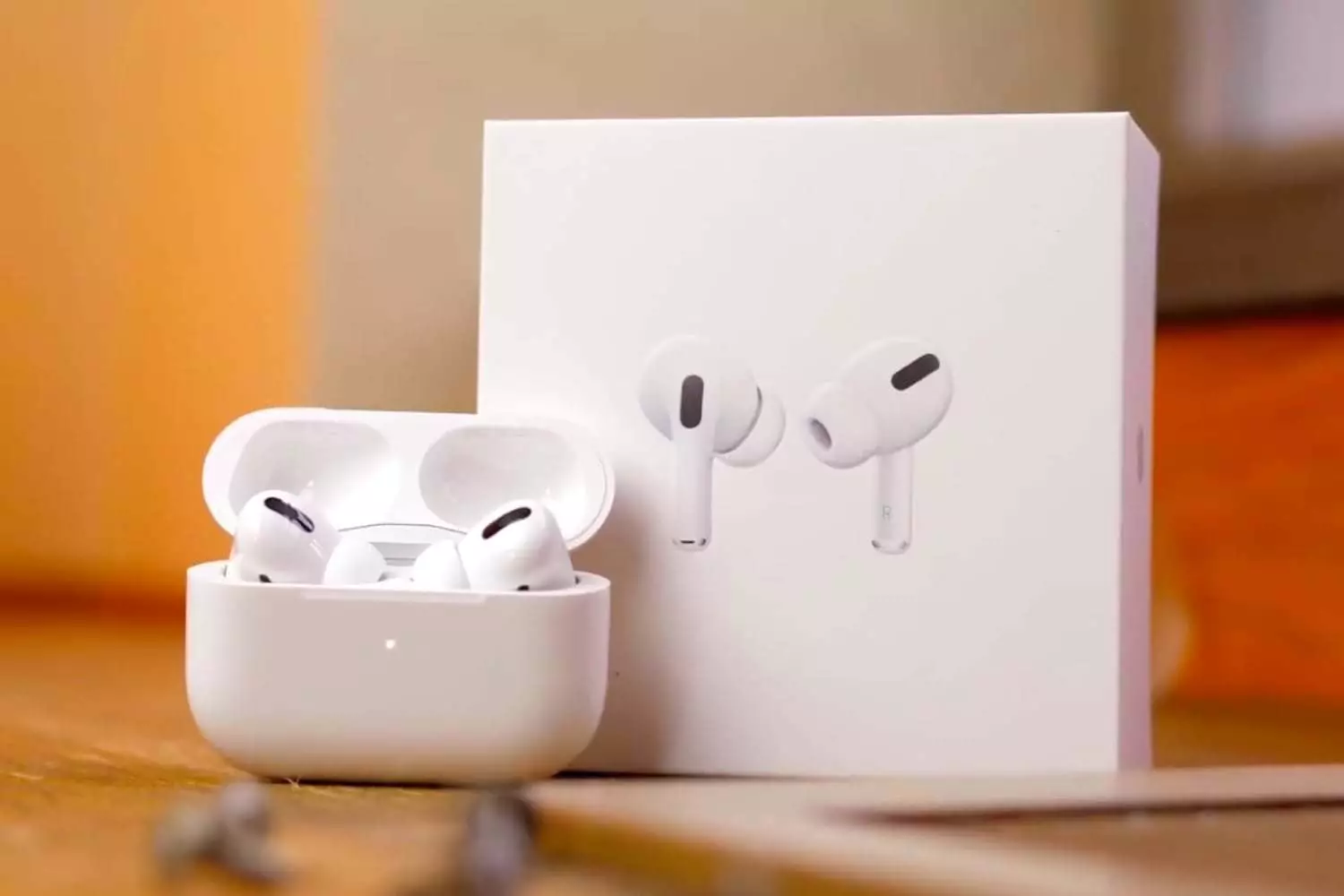 Fake Airpods montriĝis tre danĝera por persono. 34345_2