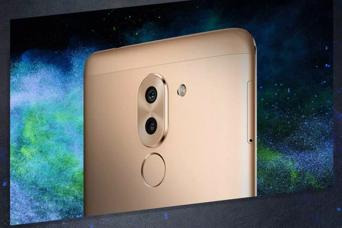 Huawei icyubahiro 6X Smartphone hamwe na kamera ebyiri inyuma izagurishwa nukwezi