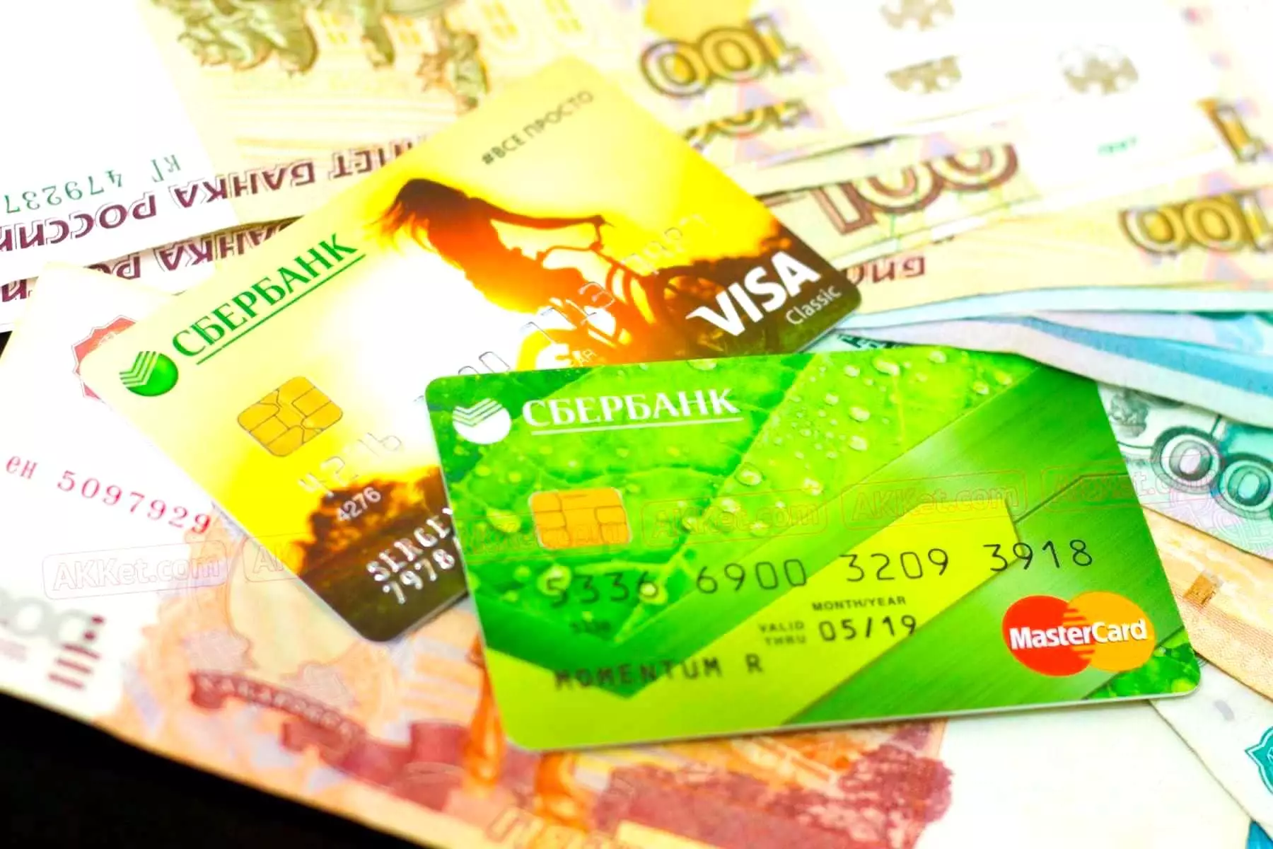O Sberbank fez um pagamento monetário de 5.000 rublos para todos os cartões de banco