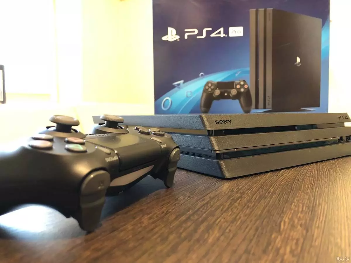 Sony PlayStation 4 Pro verkaufen vorübergehend für 2.990 Rubel 34864_1