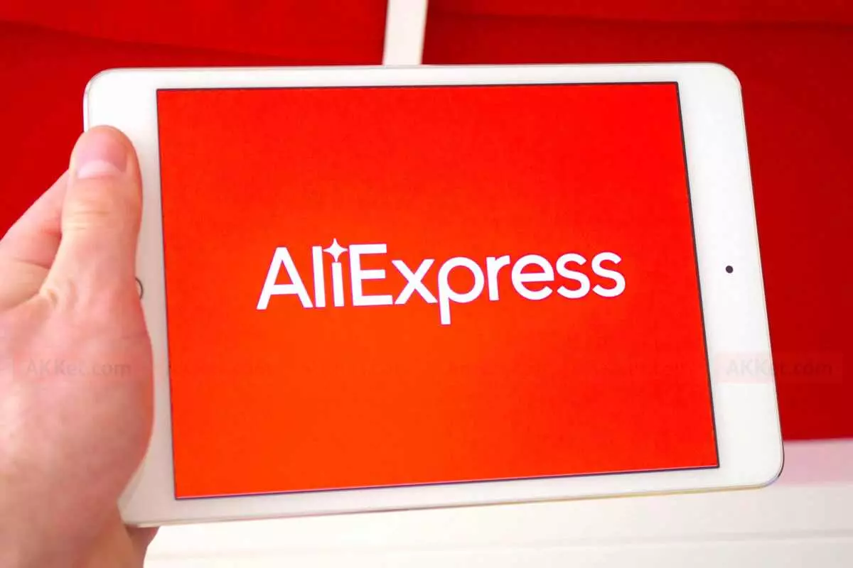 AliExpress 0 ယ်သူများအားလုံးသည်အခွန်အသစ်တစ်ခုကိုပေးဆောင်ရန်အတင်းအကျပ်ခိုင်းစေခဲ့သည် 35012_1