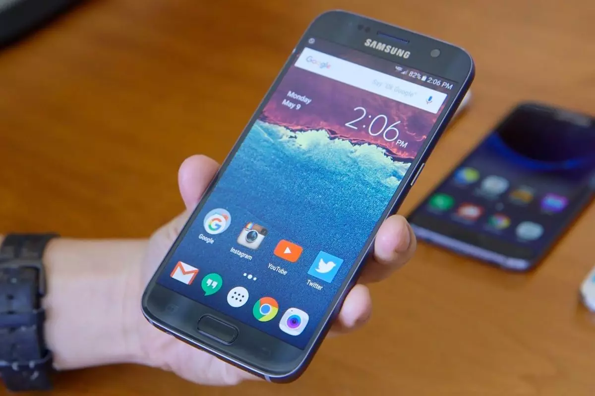 Is é toirt an chéad chuid den Smartphone Samsung Galaxy S8 ná 10 milliún feiste