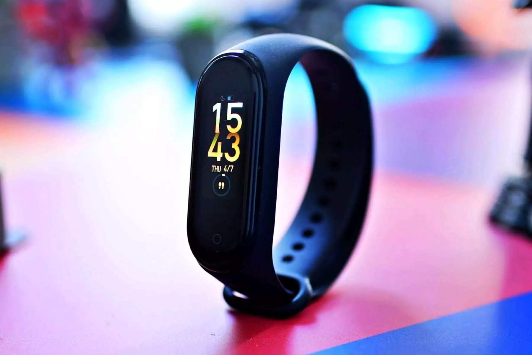 Loogu talagalay Xiami Mi Band 4 nacayb wax walba 35167_2