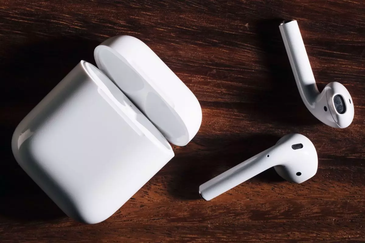 Apple წაიშალა App Store აპლიკაცია AirPods უკაბელო ყურსასმენების ძიებაში