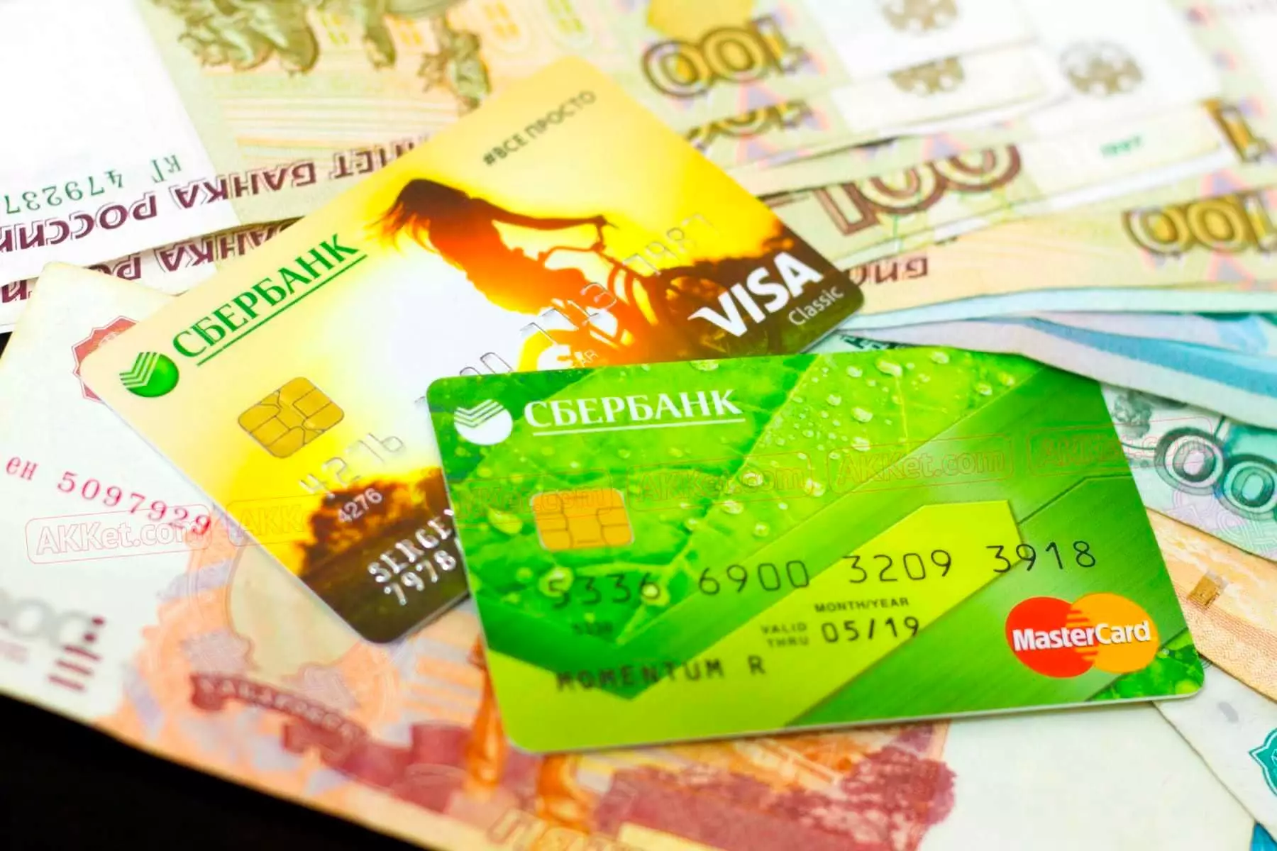جعلت Sberbank دفع 5000 روبل لأصحاب جميع البطاقات المصرفية 36020_1