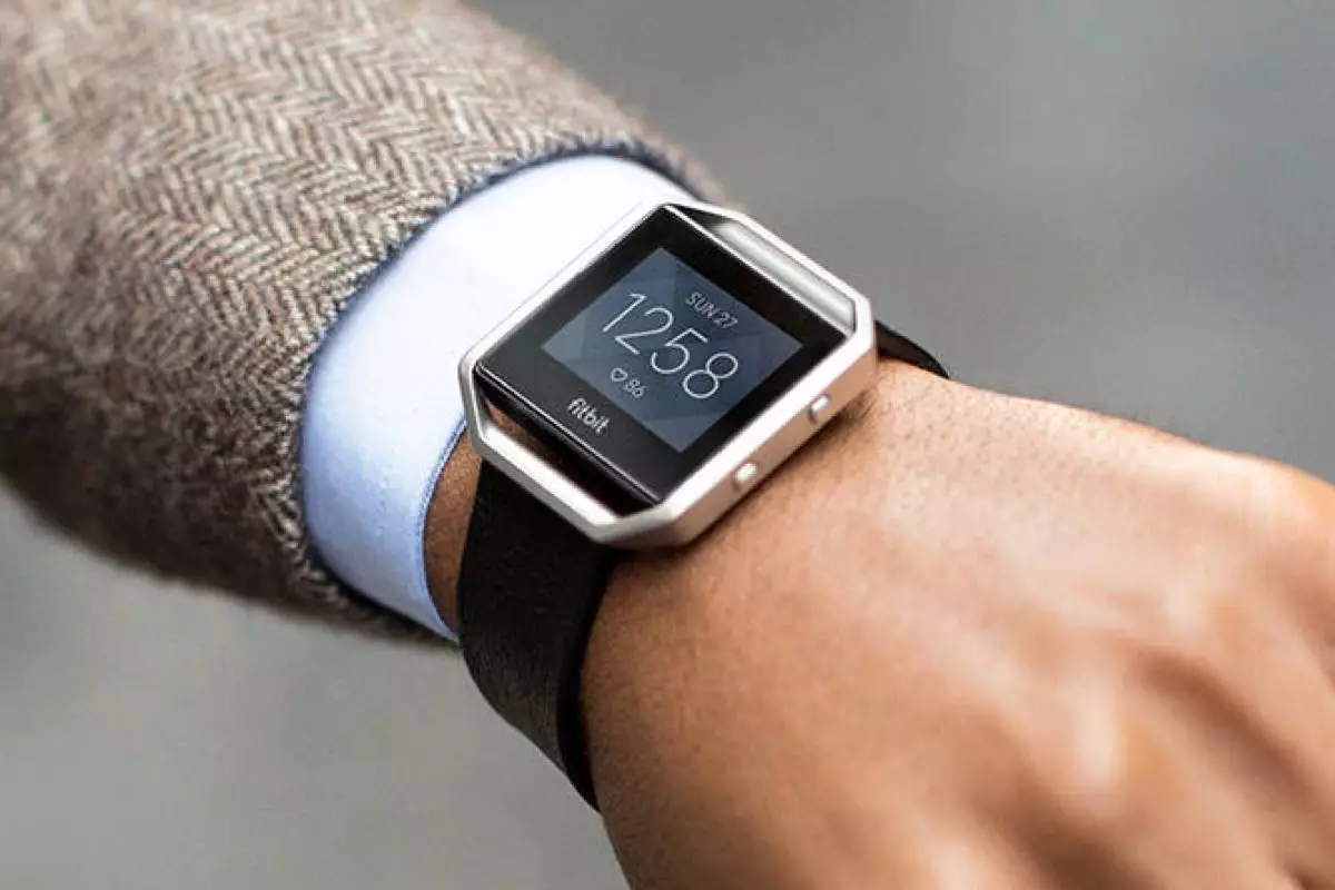 Fitbit is taret op it extract fan 'e eigen sport smart-horloazjes.