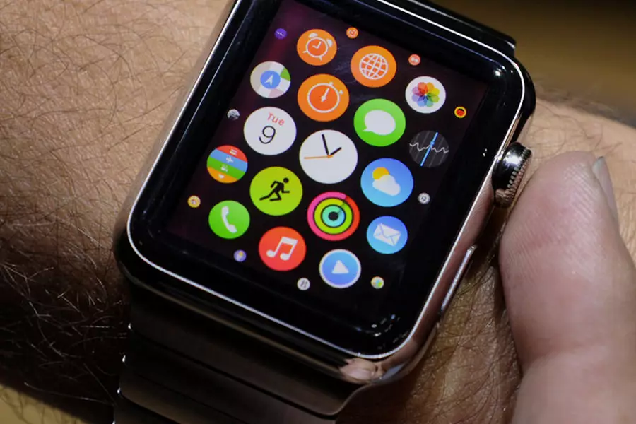 Nähili häzir öýde sagat Apple Watch görüň