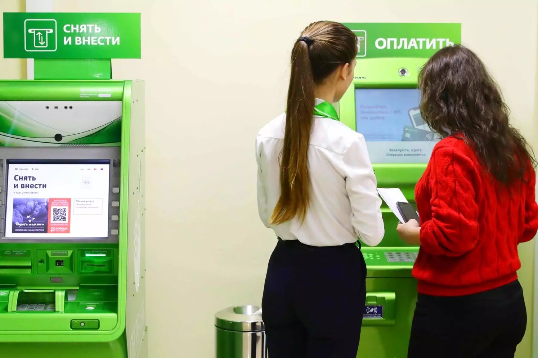 Sberbank van 19 juni introduceerde een commissie voor het gebruik van geldautomaten 37382_1