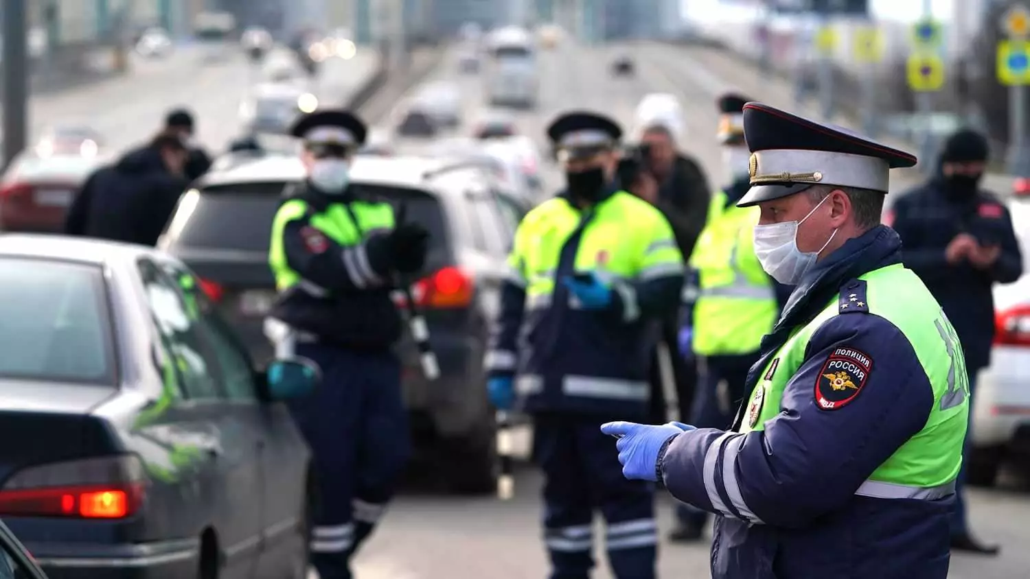 A causa de l'coronavirus, la manera d'auto-aïllament prolongarà fins al final de l'any, i és per això 37573_2