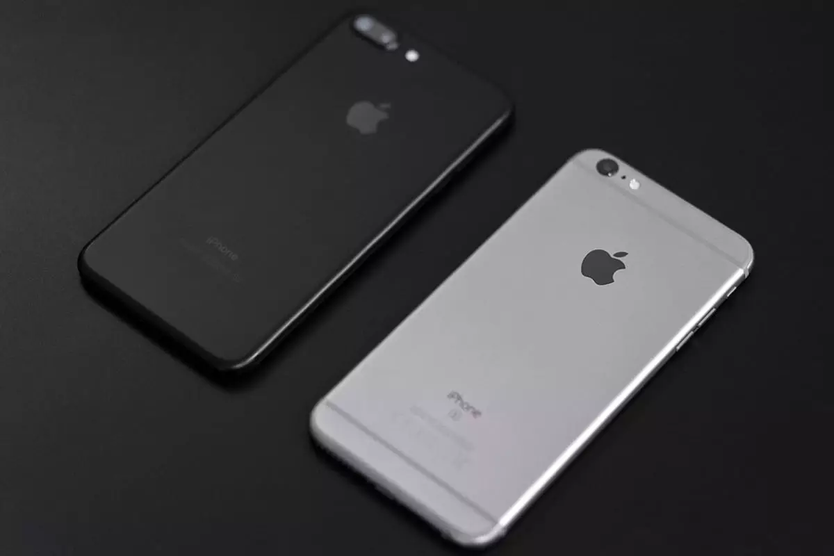 Lima model iPhone yang paling popular di Rusia