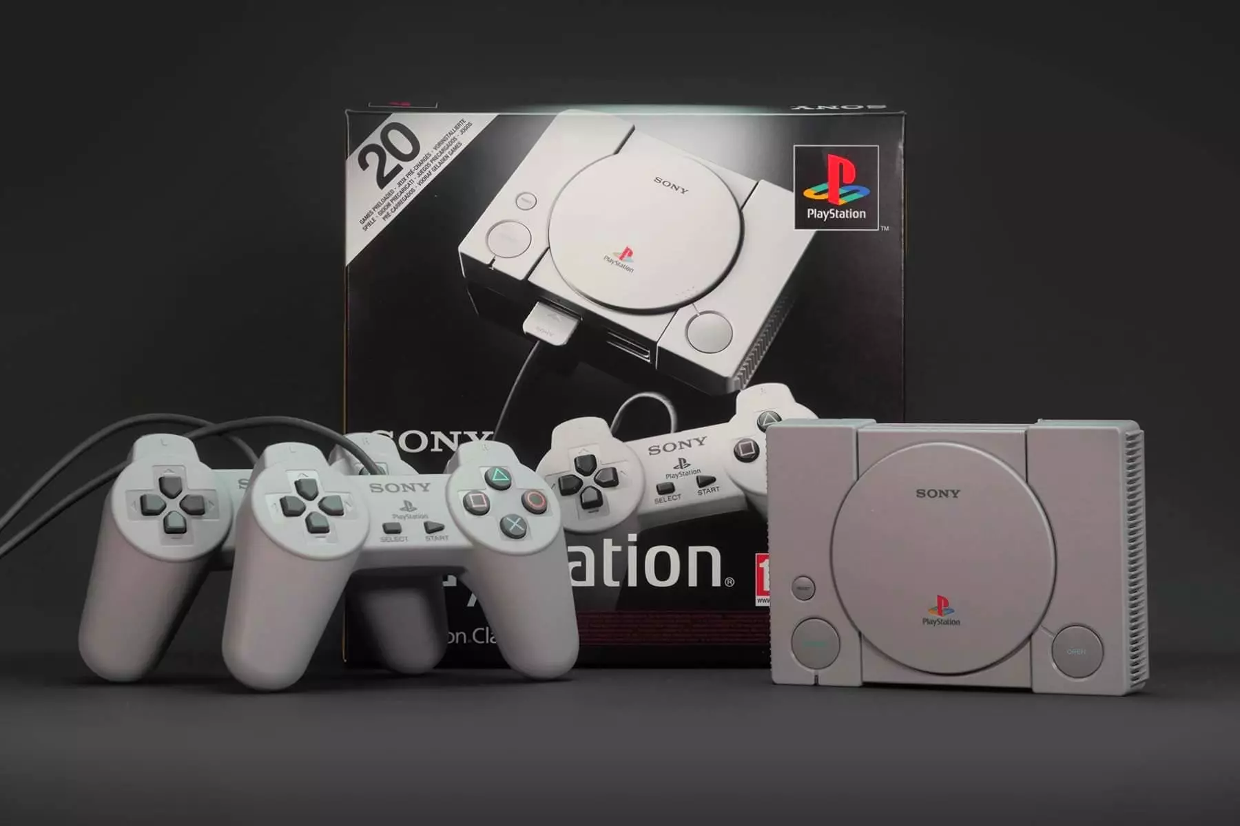 Sony waqa 'l-prezz tal-console Playstation għal 2,990 rublu 38555_2