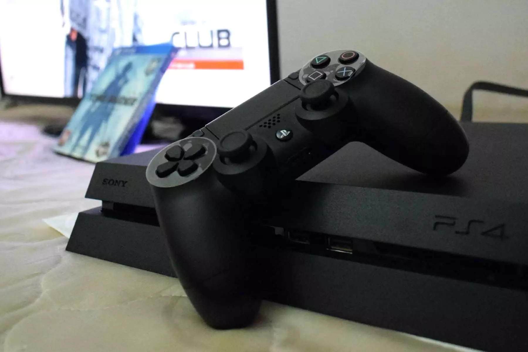 Sony daha əlçatan edərək iki dəfə PlayStation 4 qiyməti çökdü 38588_1