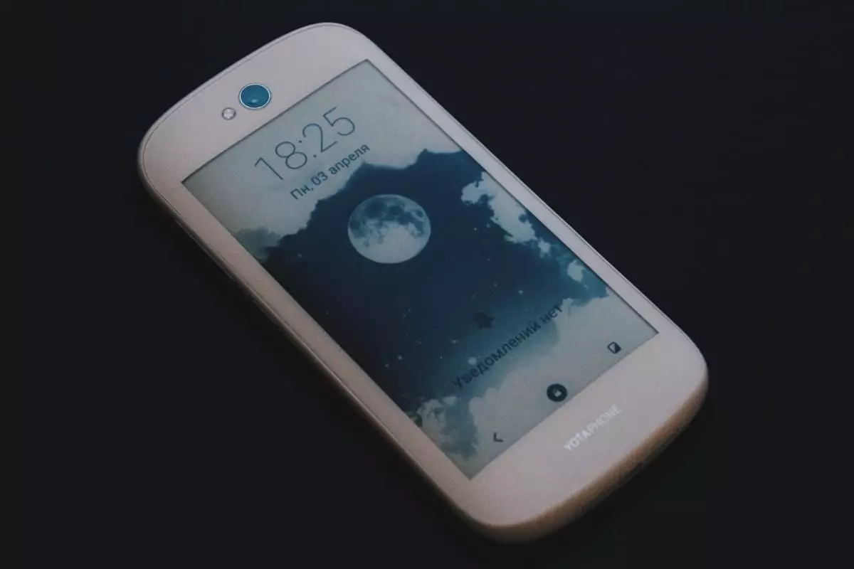 La rusa flagŝipo de YotaPhone 3, 